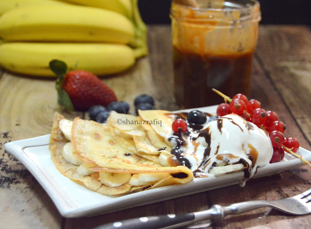 Banana & Caramel Crepes ~ Sweet Crepes with Banana & Caramel Sauce