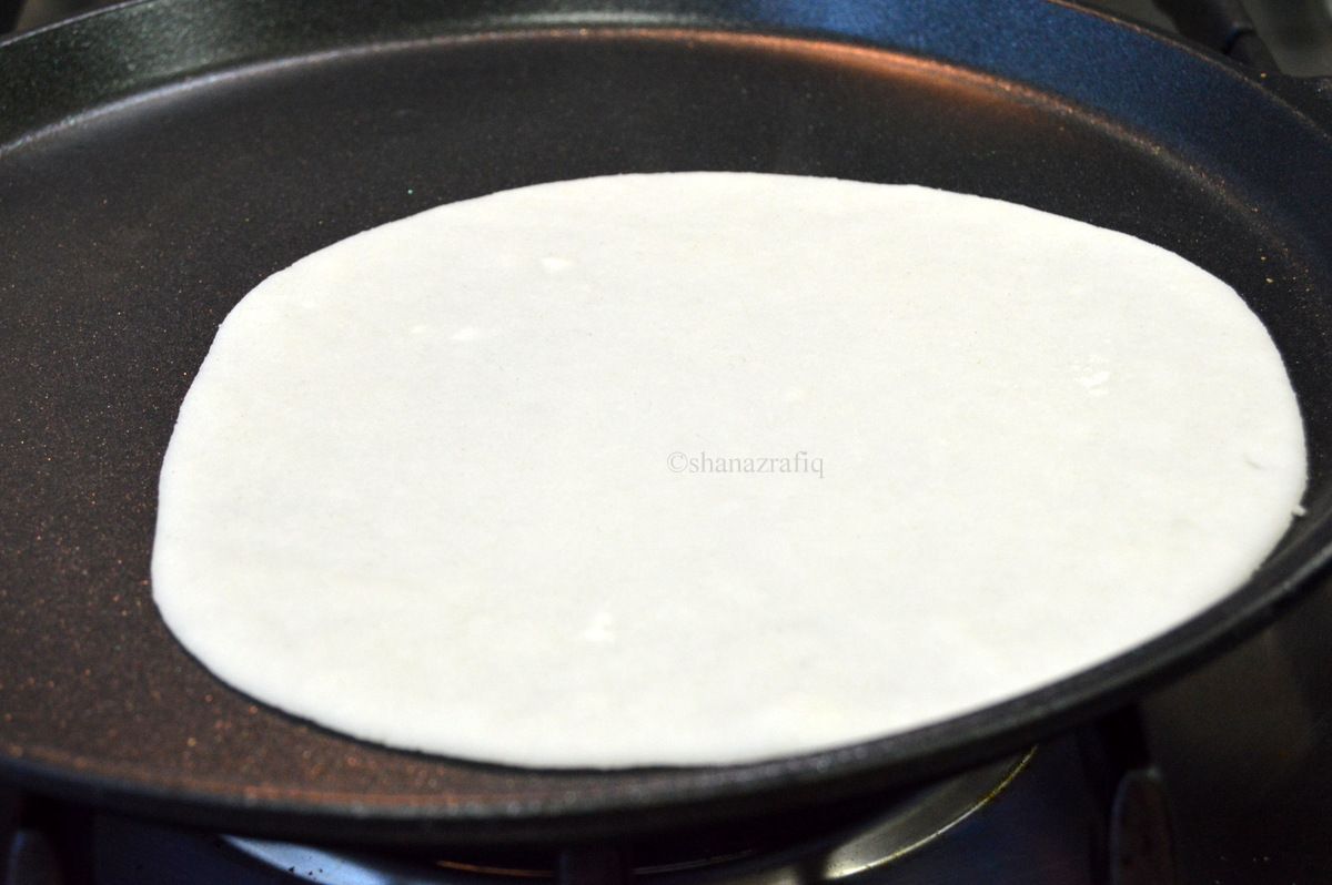 Chawal Ki Roti ~ Rice Roti ~ Rice Flour Tortilla ~ Akki Roti - Shanaz ...